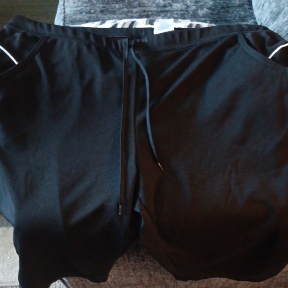 Danskin Now | Pants & Jumpsuits | Danskin Now Black Capri Pants Elastic ...